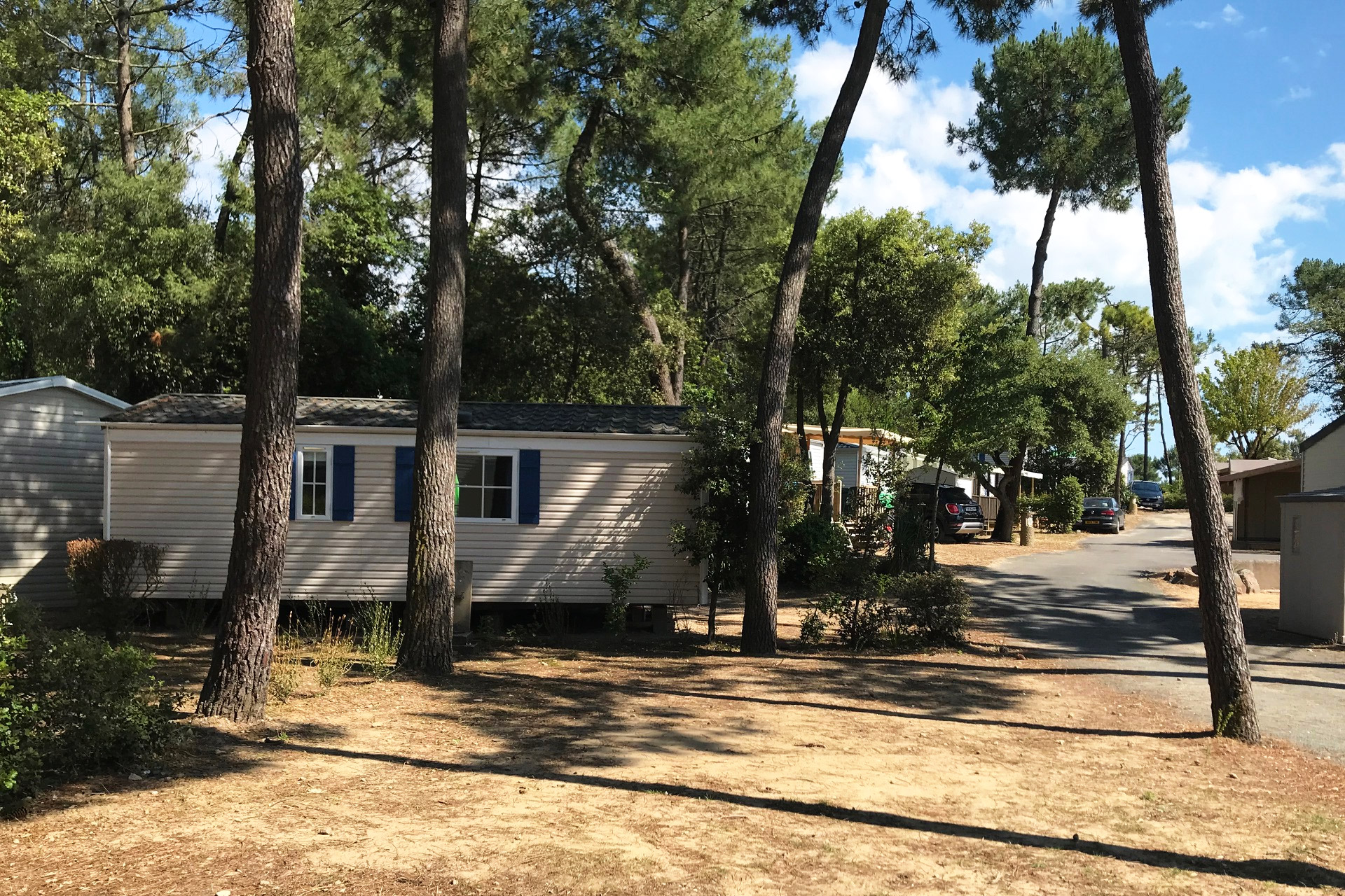 LOCATION 85-100m² with VIP package - Sun Marina